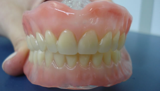 Prótese Total :: RR Protese Dentária